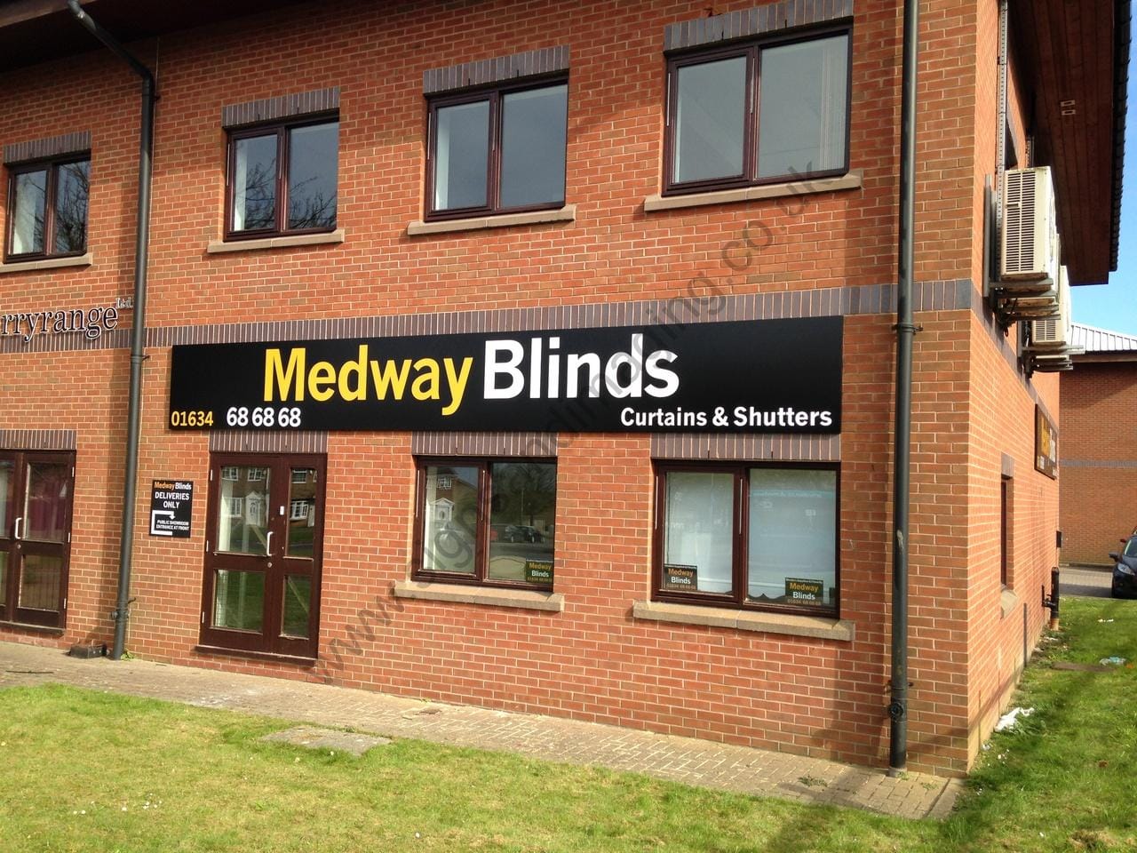 Folded Tray Signs - Signs and Imaging